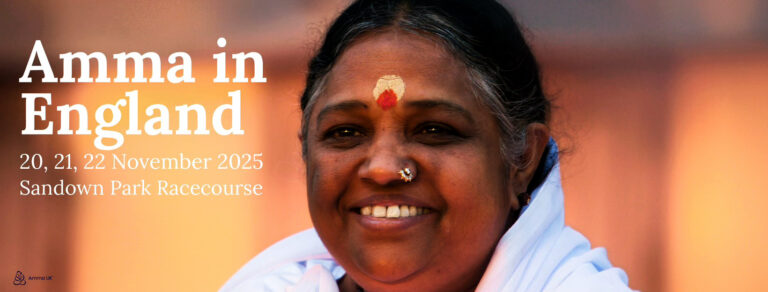 Amma Returns to London After Six Years with Message of Love and Unity ...